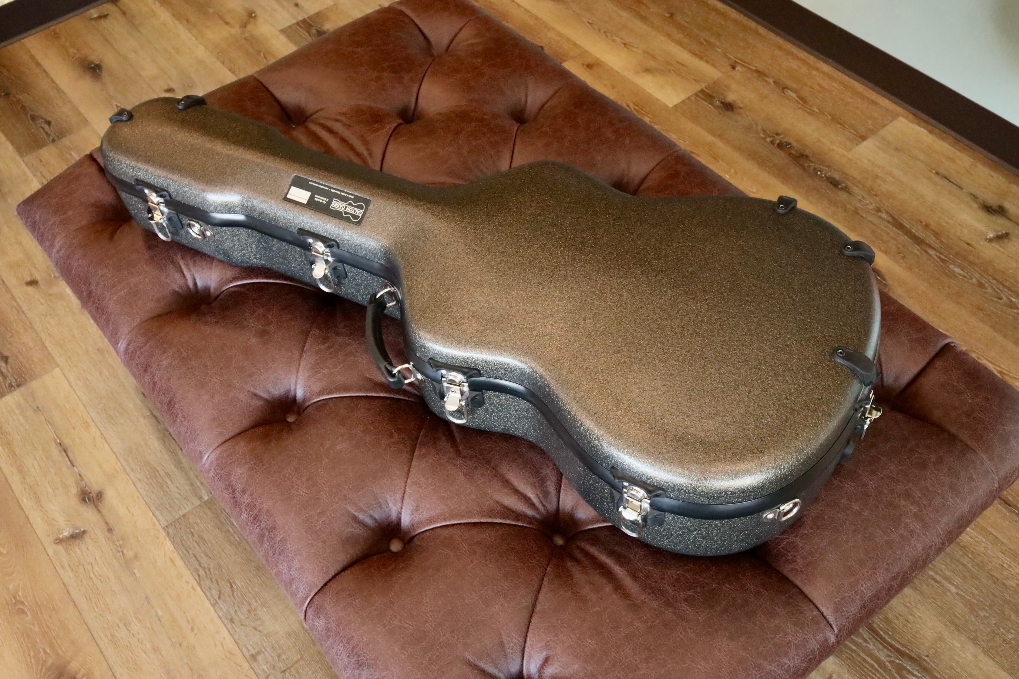 Calton Case - 000-18 Style, Granite "Fools Gold"/Black Interior ...